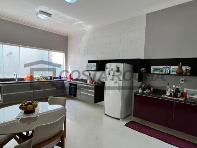 Casa com 3 dormitórios, 320 m² venda por R$ 1.490.000,00 ou aluguel por R$ 12.000,00 Centro Sa