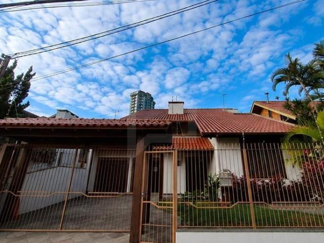 Casa com 3 dormitórios, 336.00m² para locação por R$ 7.500,00 Morro do Espelho São Leopoldo/RS