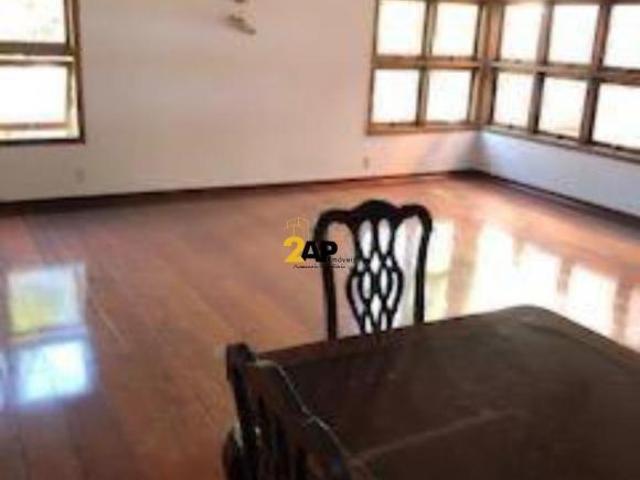 Casa com 3 dormitórios 3 suítes 4 vagas de garagem 380m² no Morumbi