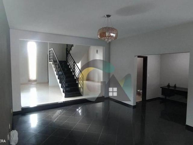 Casa com 3 dormitórios, 563 m² venda por R$ 1.800.000,00 ou aluguel por R$ 8.000,00/mês Centro