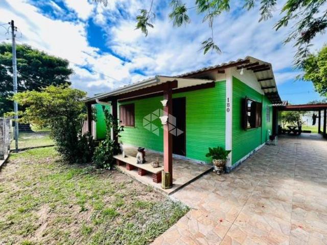 Casa com 3 dormitórios/quartos 1 suíte mobiliada em Terreno 20x40 em Terra de Areia/RS