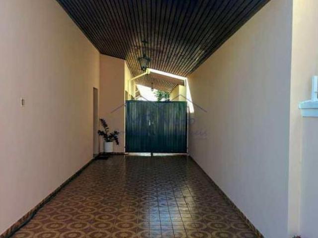Casa com 3 dorms, Centro, Pirassununga R$ 700 mil, Cod: 10132568