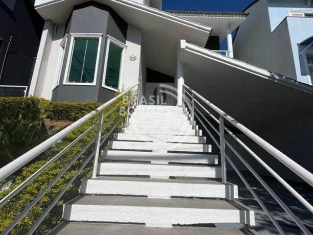 Casa com 3 dorms e piscina no Villa dos Inglezes