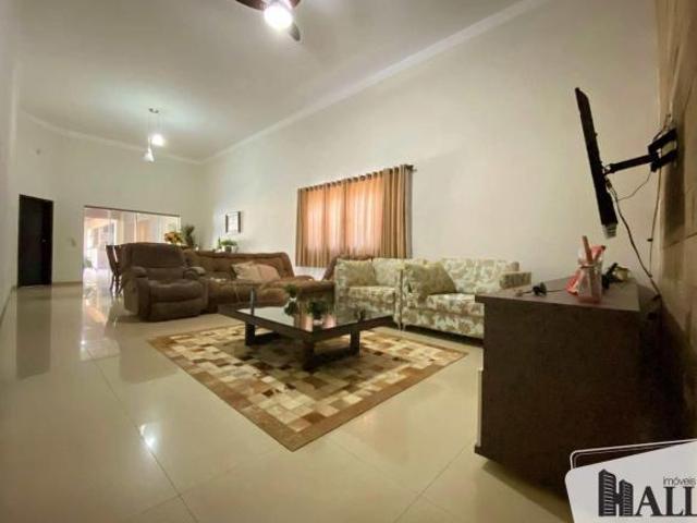 Casa com 3 dorms, Jardim Yolanda, São José do Rio Preto R$ 950 mil, Cod: 9030
