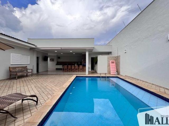Casa com 3 dorms, Jardim Nazareth, São José do Rio Preto R$ 1.2 mi, Cod: 8441