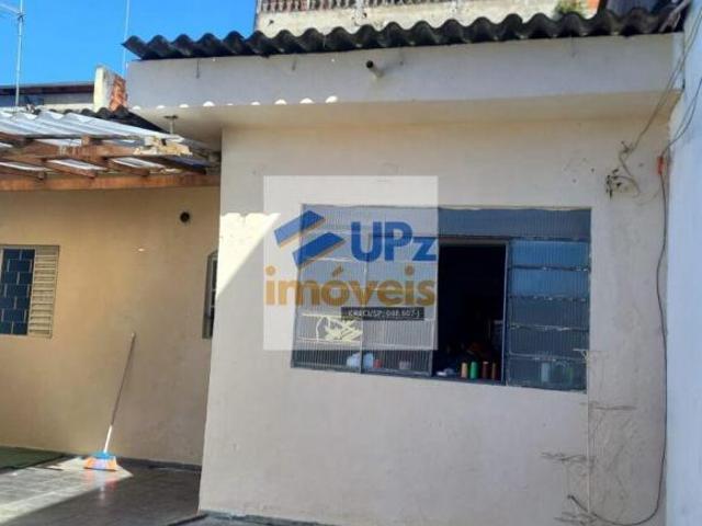 Casa com 3 dorms, quintal amplo e vaga de garagem no Santo Antônio em Osasco