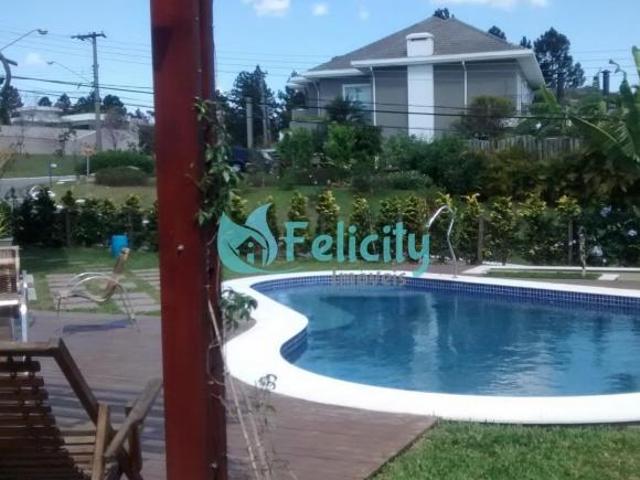 Casa com 3 dorms, 2 suítes, 6 vagas no Res. Morada dos Lagos
