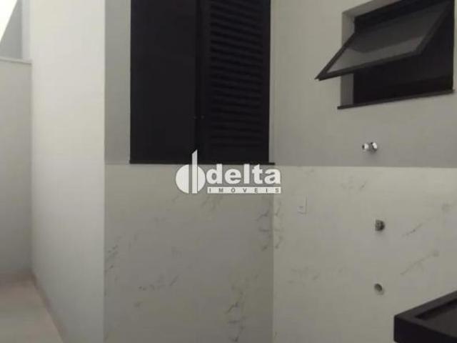 Casa com 3 quarto 1 sendo suíte disponível para venda no bairro em Uberlândia MG