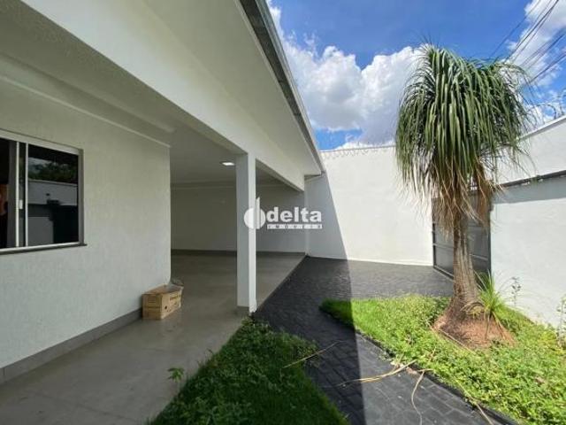 Casa com 3 quarto sendo 1 suíte disponível para Venda no bairro Jardim Botânico Uberlândia MG