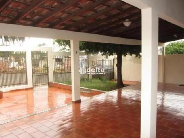 Casa com 3 quarto sendo 1 suíte disponível para venda no bairro Jardim Brasília em Uberlândia MG