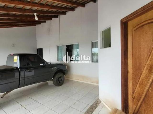 Casa com 3 quarto suítes disponível para venda no bairro Cidade Jardim Uberlândia MG