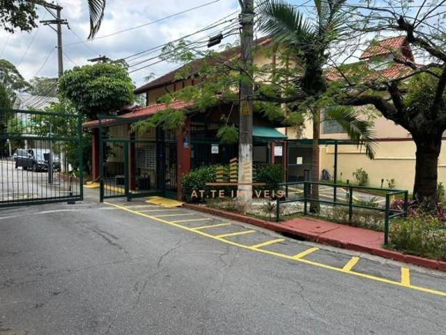 Casa com 3 quartos, 3 vagas em condominio fechado Morumbi Sul próximo ao metrô Campo Limpo linha lil