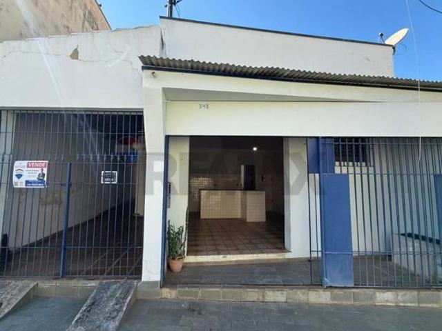 Casa com 2 dormitórios mais edícula nos fundos e Ponto Comercial na frente no Cubatão em frente da