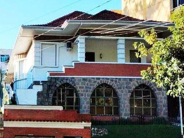 Casa com 3 quartos, 3 banheiros, vaga de garagem no bairro São João