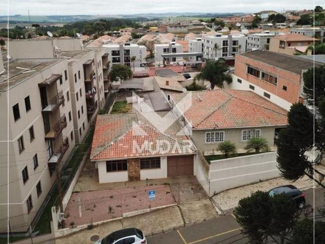 Casa com 3 quartos 01 suíte e vaga para 3 carros cobertos