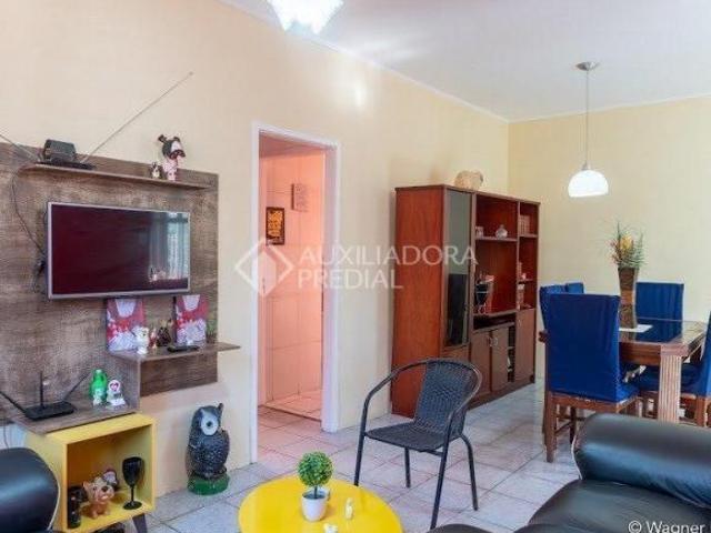 CASA COM 3 QUARTOS 100% MOBILIADA NO BAIRRO TERESÓPOLIS