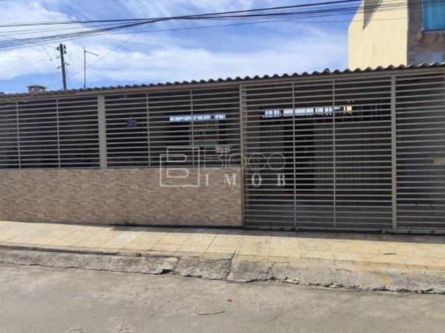 Casa com 3 Quartos 170m² 4 vagas na Garagem Churrasqueira no Recanto das Emas