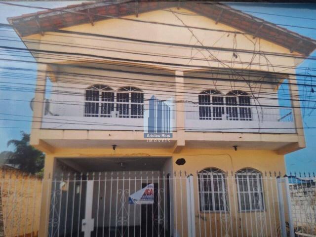 Casa com 3 quartos, 180 m²