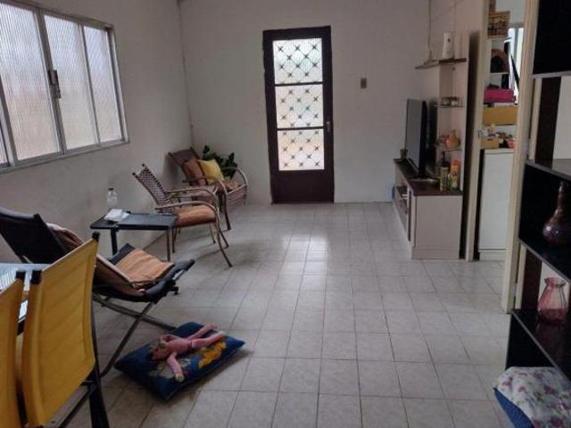 Casa com 3 quartos, 1 vaga de garagem e patio no bairro Jardim Itu