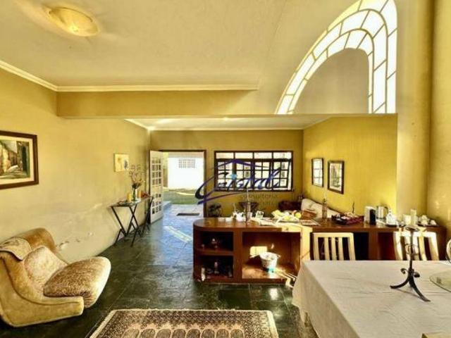 Casa com 3 quartos 1 suíte à venda, 380 m² Condomínio Nova Higienópolis Jardim do Golf I