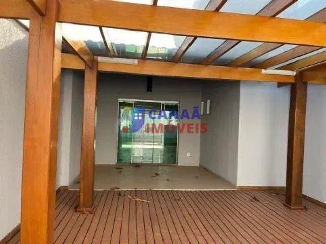 Casa com 3 quartos, 1 suite bairro Santa Luzia