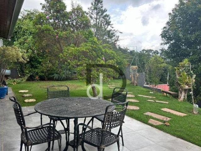Casa com 3 quartos 1 suíte com piscina