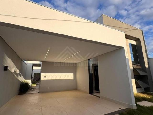 Casa com 3 quartos, 1 suíte e closet no bairro Monte Belo