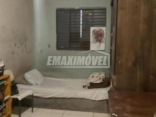 Casa com 3 quartos, 1 suíte e 2 vagas Jd. Santa Catarina!