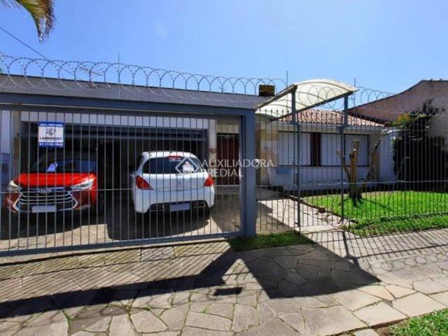 Casa com 3 quartos 1 suíte e 3 vagas de garagem no Jardim Lindoia