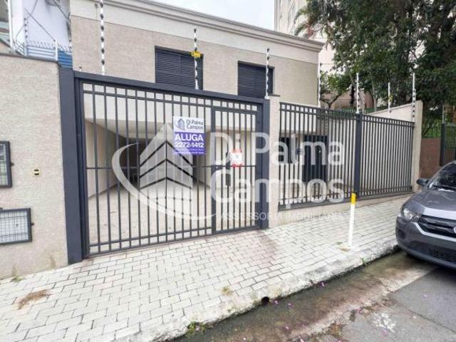 Casa com 3 quartos, 1 suíte e 3 vagas de garagem para alugar ou comprar na Vila Mariana