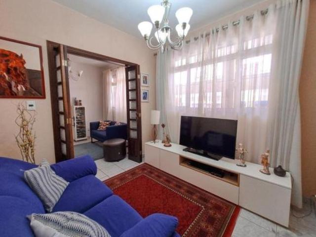 Casa com 3 quartos 1 suíte e 3 vagas no Conjunto Residencial Butantã. FL64