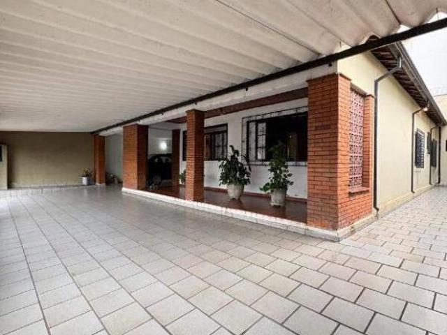 Casa com 3 quartos, 1 suíte e 5 vagas à venda na Vila Medon em Americana