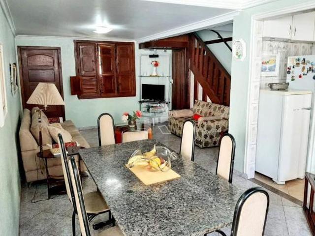 Casa com 3 quartos 1 suíte, em 140 m² e lote de 364 m² com habite se no Vale do Sol