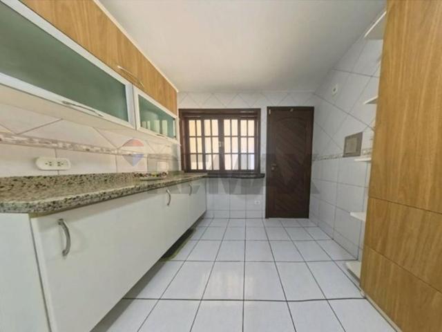 Casa com 3 quartos, 1 suíte, em Boa Vista Curitiba