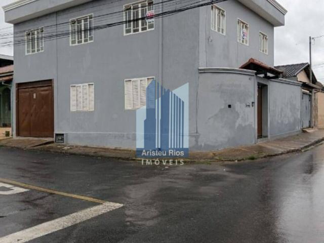 Casa com 3 quartos, 200 m²