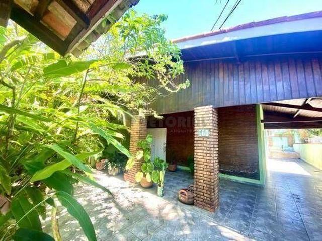 Casa com 3 quartos, 228m², à venda em Caraguatatuba, praia das palmeiras