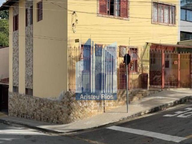 Casa com 3 quartos, 238 m²