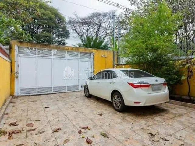 Casa com 3 quartos, 230 m²