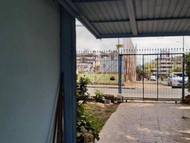 Casa com 3 quartos 230m² à venda no Jardim Planalto Porto Alegre
