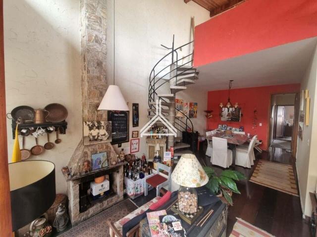 Casa com 3 quartos, 244 m², aluguel por R$ 7.000/mês ou à venda por R$ 1.800.000