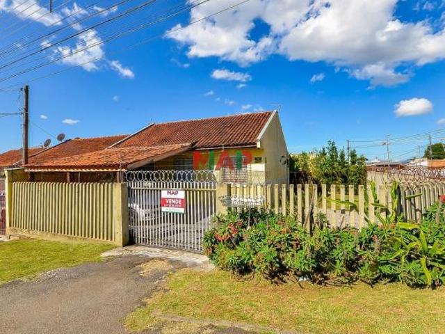 Casa com 3 Quartos, 2 Vagas