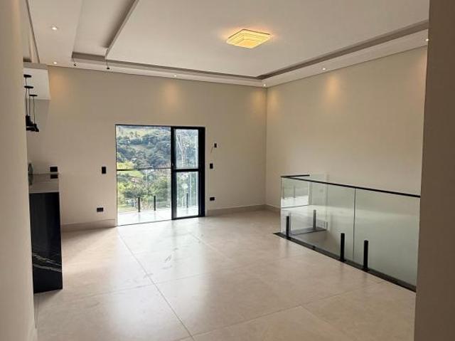 Casa com 3 quartos, 2 suítes e vista permanente para a Pedra em Pedra Bela