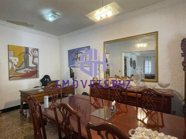 CASA COM 3 QUARTOS, 2 SUITES E MAIS 2 ESCRITÓRIOS 3 VAGAS, PISCINA E OTIMA LOCALIZAÇÃO