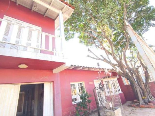 Casa com 3 Quartos, 2 Suítes, Terreno Amplo e Piscina. Oportunidade de Investimento em Canoas