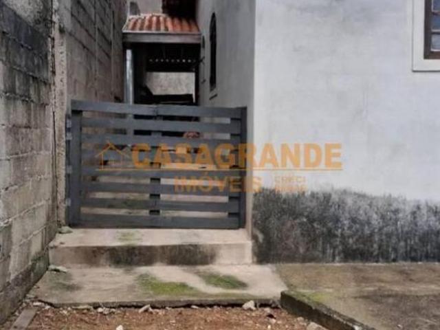 Casa com 3 quartos 311m² Jardim Santa Inês I