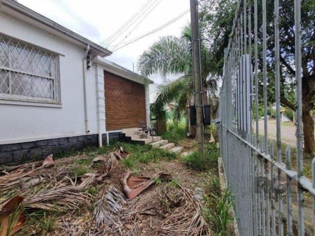 Casa com 3 quartos, 4 vagas e 120m² no bairro Vila Assução