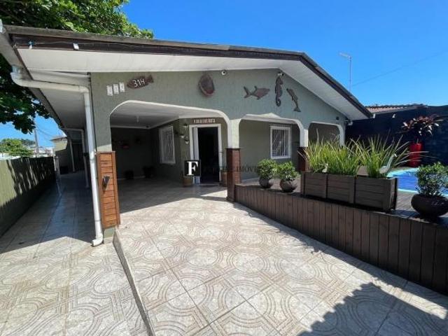 Casa com 3 Quartos com piscina em Praia de Leste