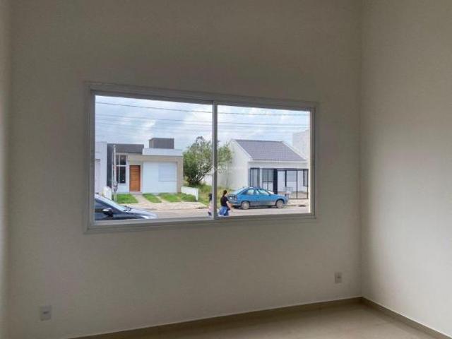 Casa com 3 quartos, churrasqueira duas vagas de garagem