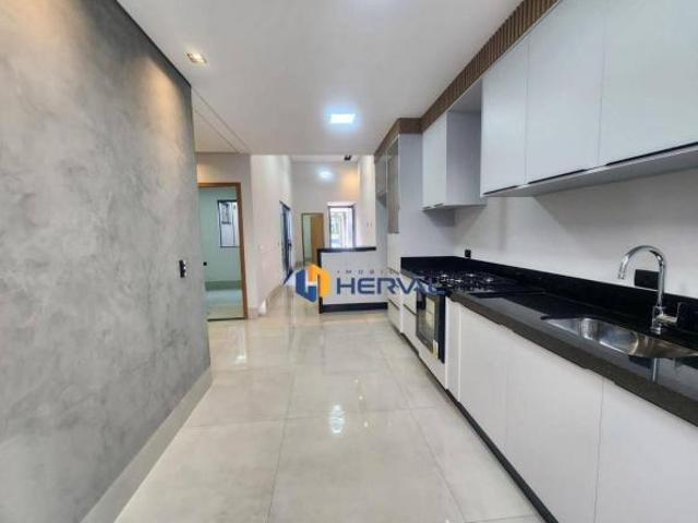 Casa com 3 quartos à venda, 105 m² por R$ 590.000 Jardim Paris Maringá/PR