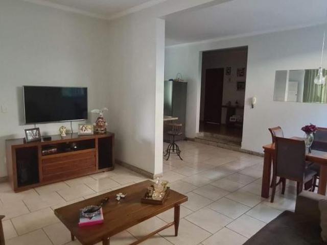Casa com 3 quartos à venda, 120m², R$700.000,00 [Kennedy] Santa Luzia/MG